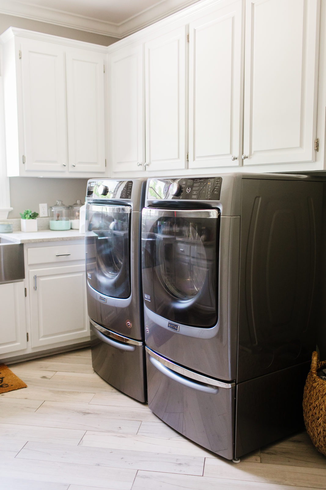 5 Laundry Tips & Hacks for Busy Moms - Life with NitraaB